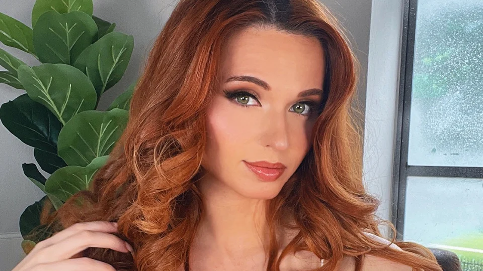 Amouranth Creates AI That Lets You Date Her | EarlyGame