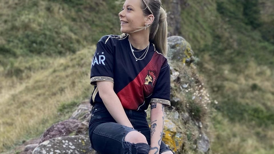 Female CoD Player Becomes First Woman In History To… | EarlyGame