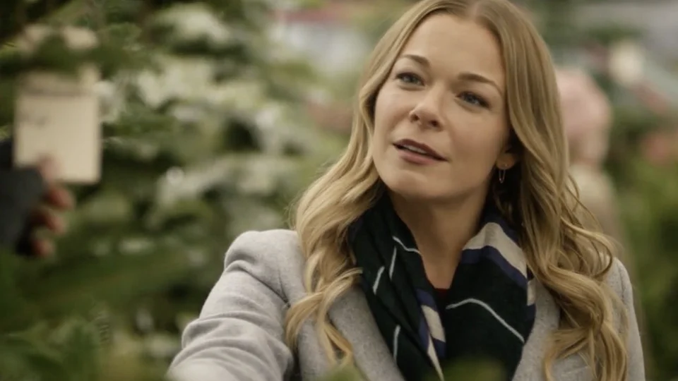 EarlyGame | 15 Actors Who Got Married At A Young Age