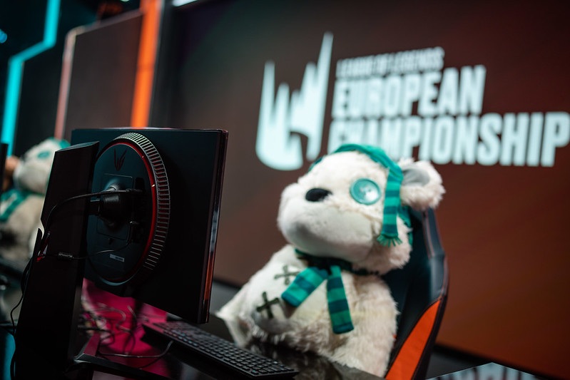 Rogue Defeat Team Vitality in LEC Saturday Showdown | EarlyGame