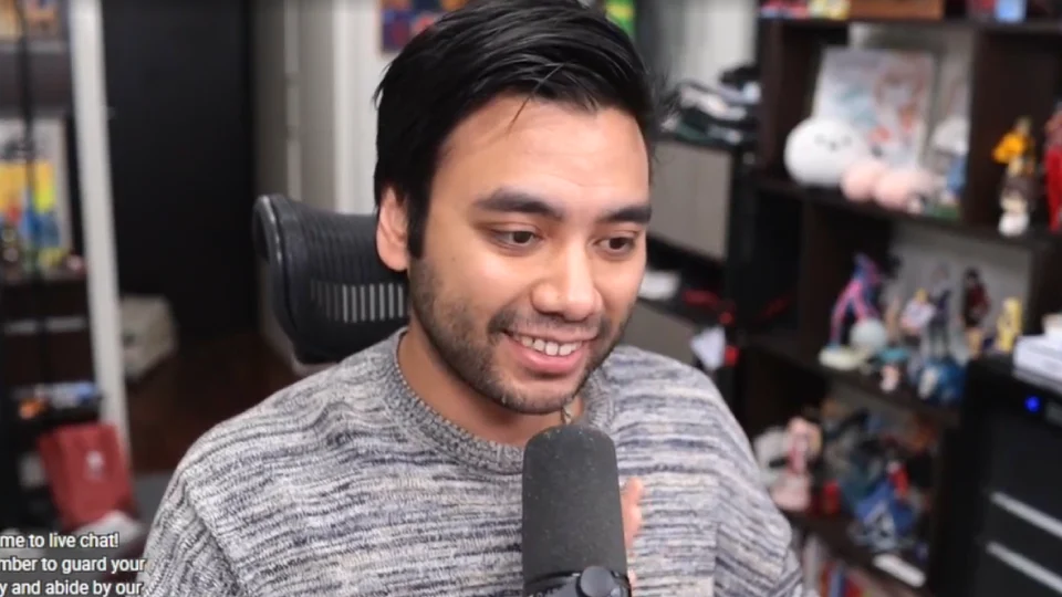 Streamer Gets Warning Not To Combine Chats While… | EarlyGame