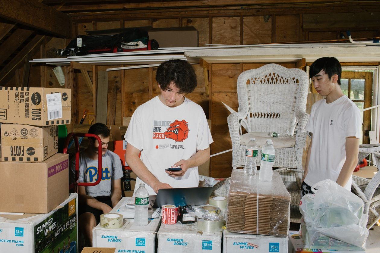 This 16-Year-Old Is a Millionaire from Selling Xbox and… | EarlyGame