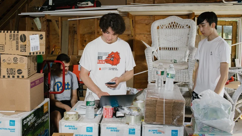 This 16-Year-Old Is a Millionaire from Selling Xbox and… | EarlyGame