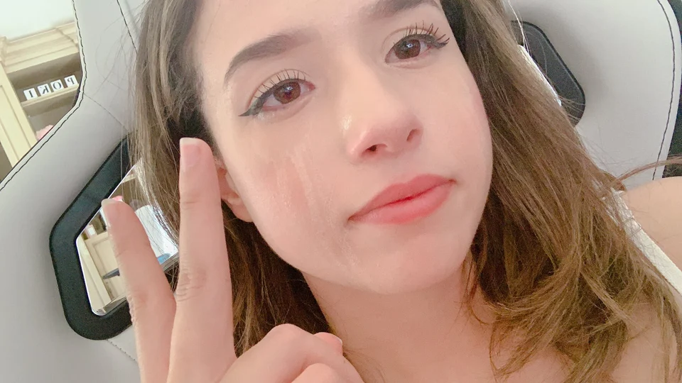 Hat Pokimane ihren Valorant Account geboostet? | EarlyGame