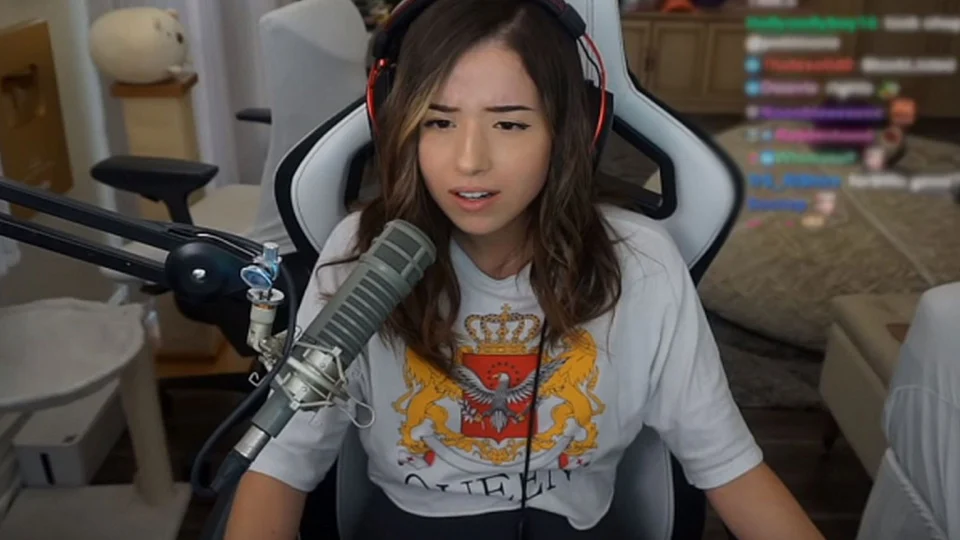 Pokimane le responde a un fan sexista de manera incómoda | EarlyGame